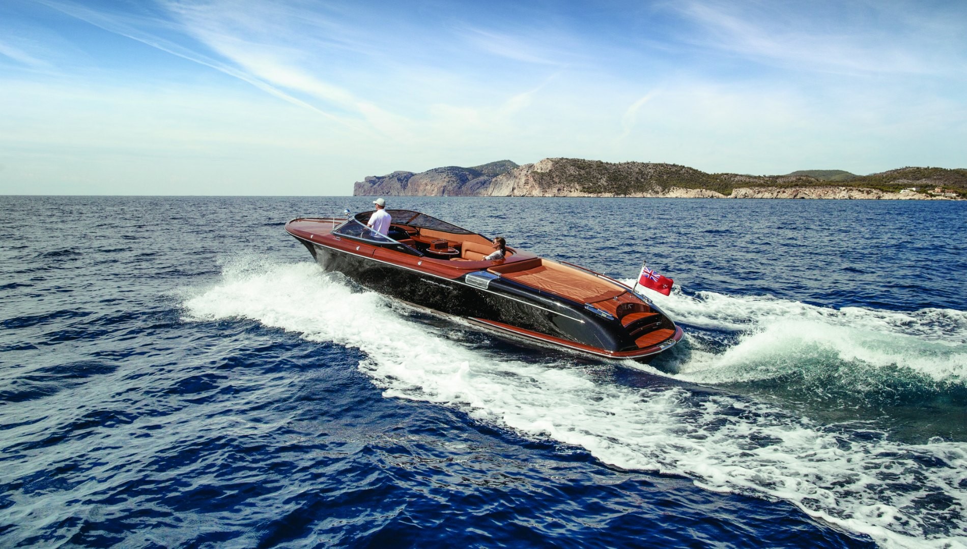 Yacht AQUILA, Derecktor | CHARTERWORLD Luxury Superyacht Charters